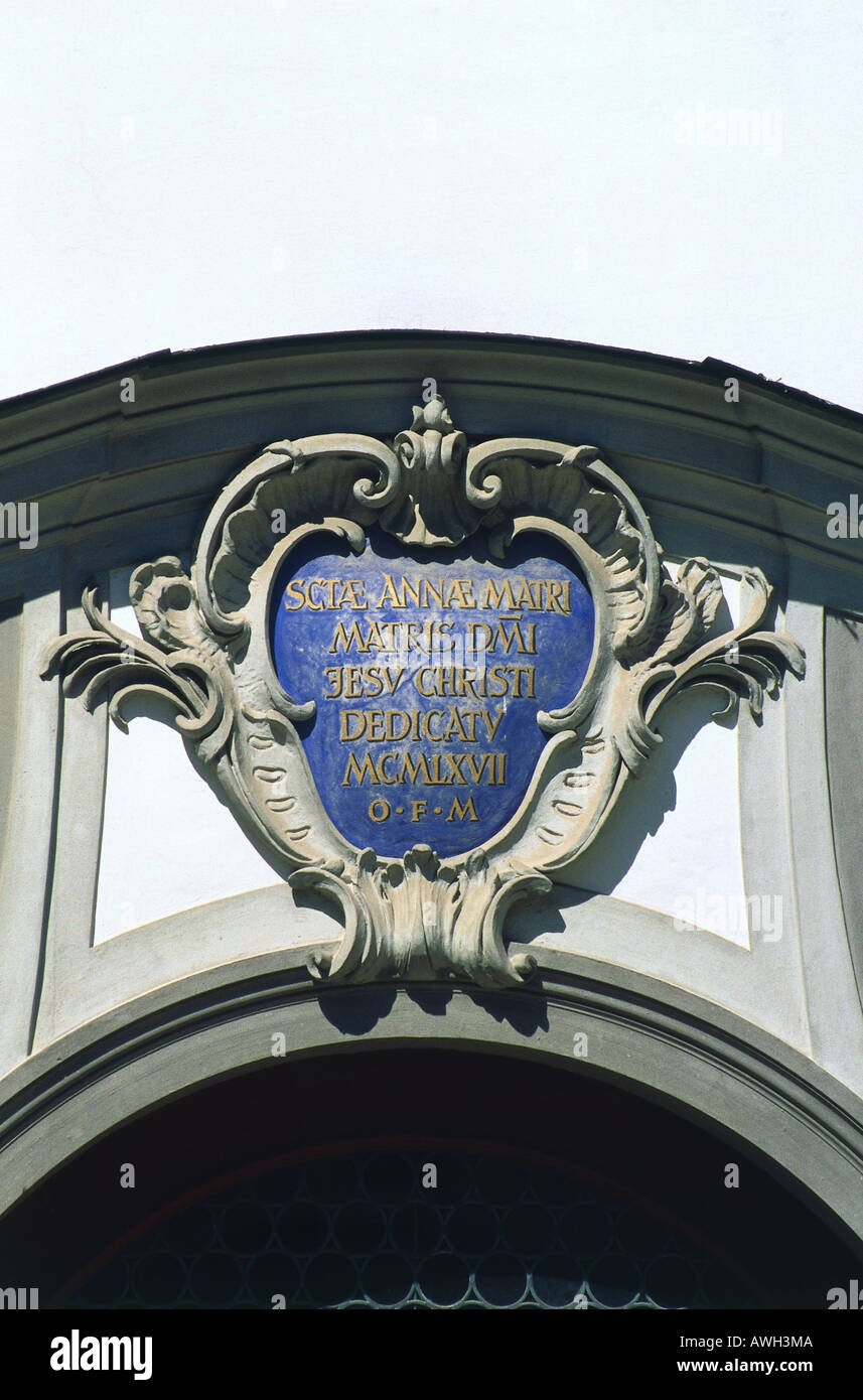 Rococo exterior cartouche hi-res stock photography and images - Alamy