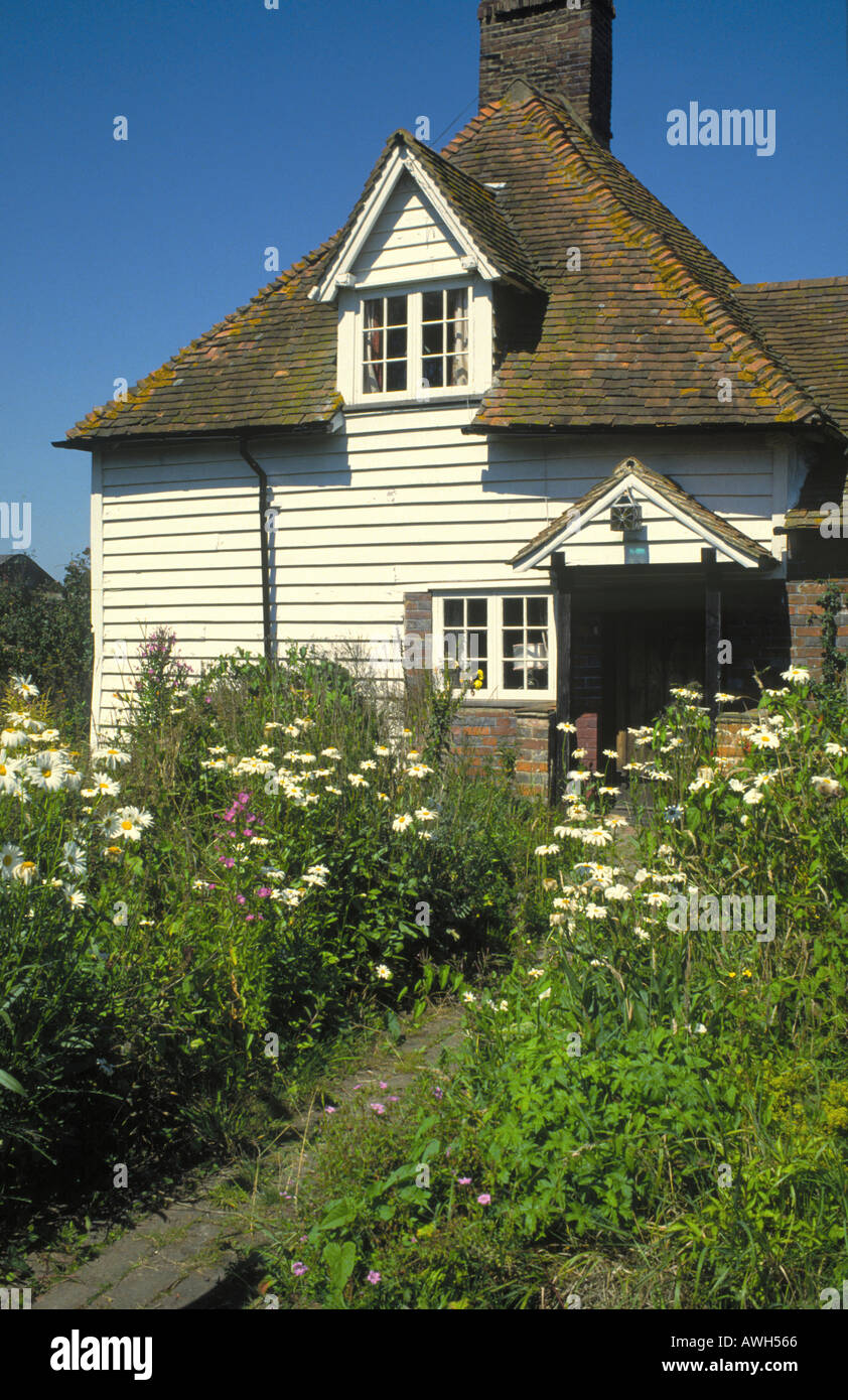 Traditional kentish building hi-res stock photography and images - Alamy