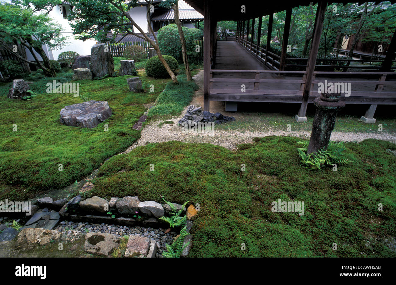 Solitude zen temple kyoto japan hi-res stock photography and images - Alamy