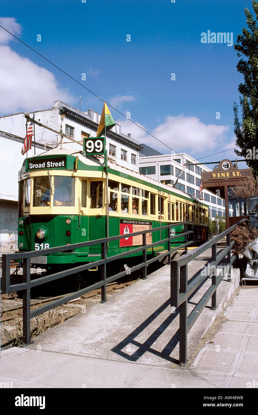 USA, Pacific Northwest, Washington State, Seattle, Waterfront Streetcar ...