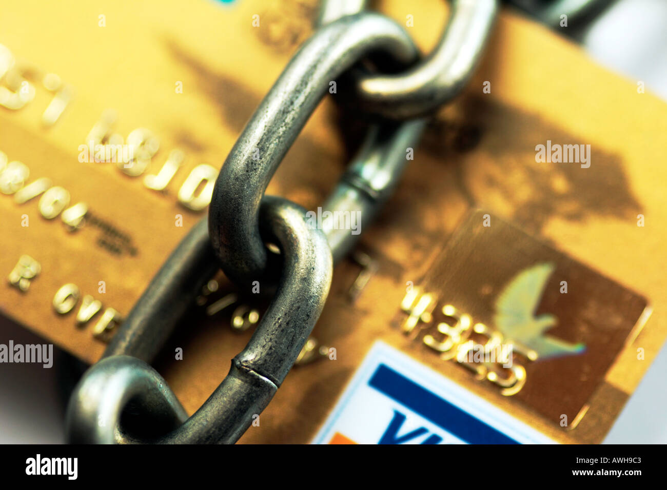 Silver chains hi-res stock photography and images - Alamy