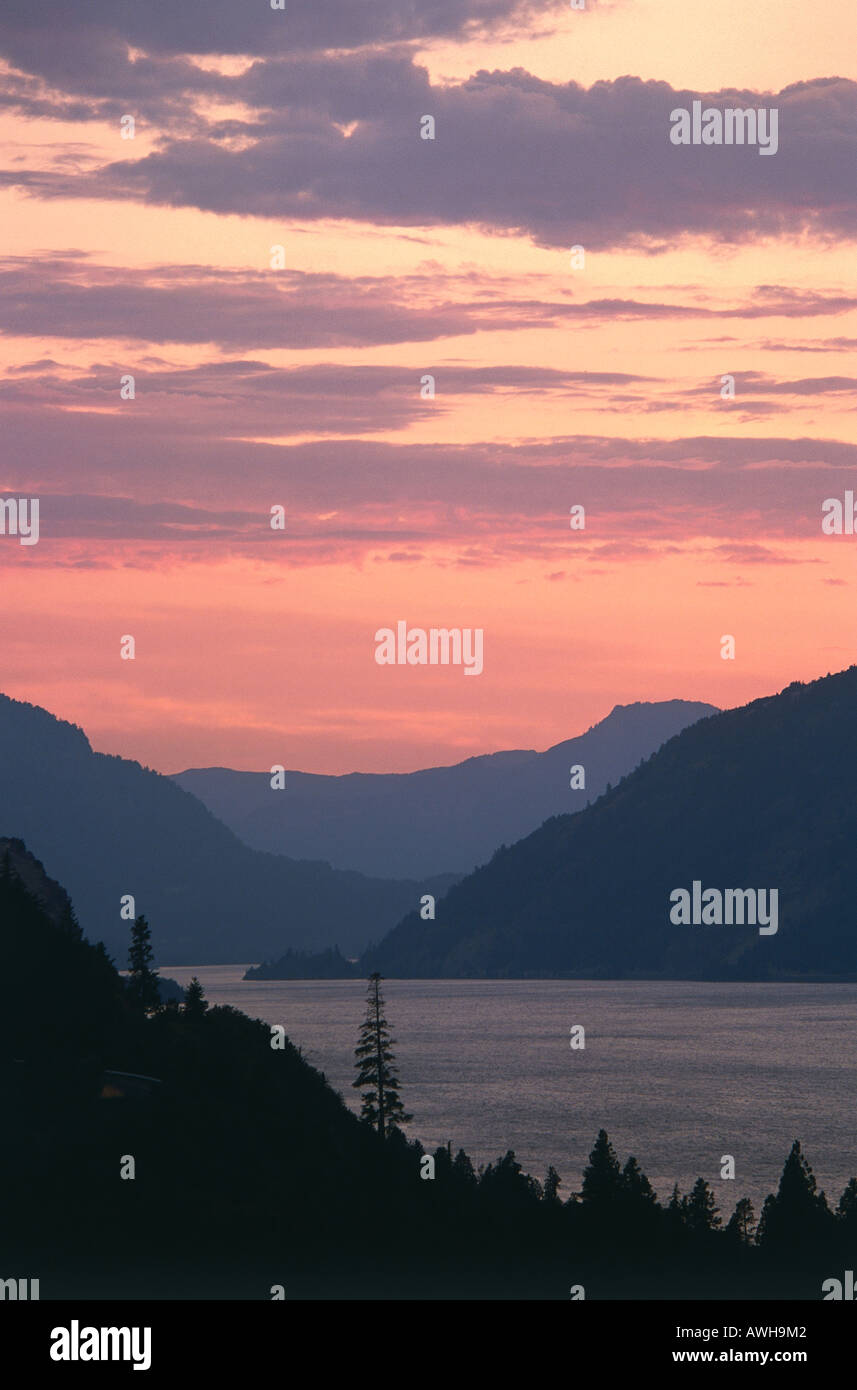 Oregon cascade range rivers hi-res stock photography and images - Alamy