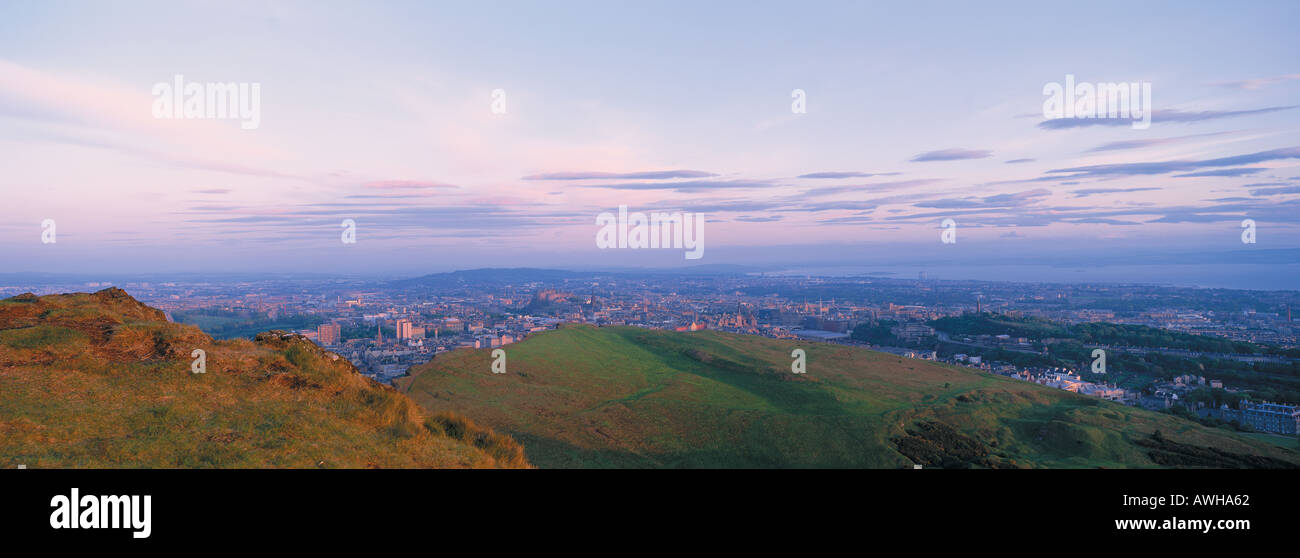 Edinburgh Dawn from Arthurs Seat Stock Photo - Alamy