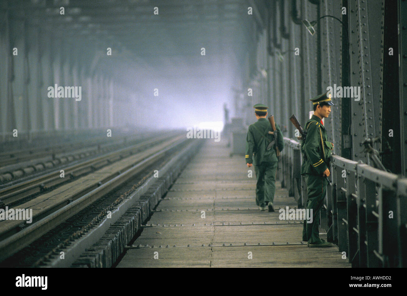 Chinese Army guarding the Yangtze River Bridge, Nanking, China Stock ...