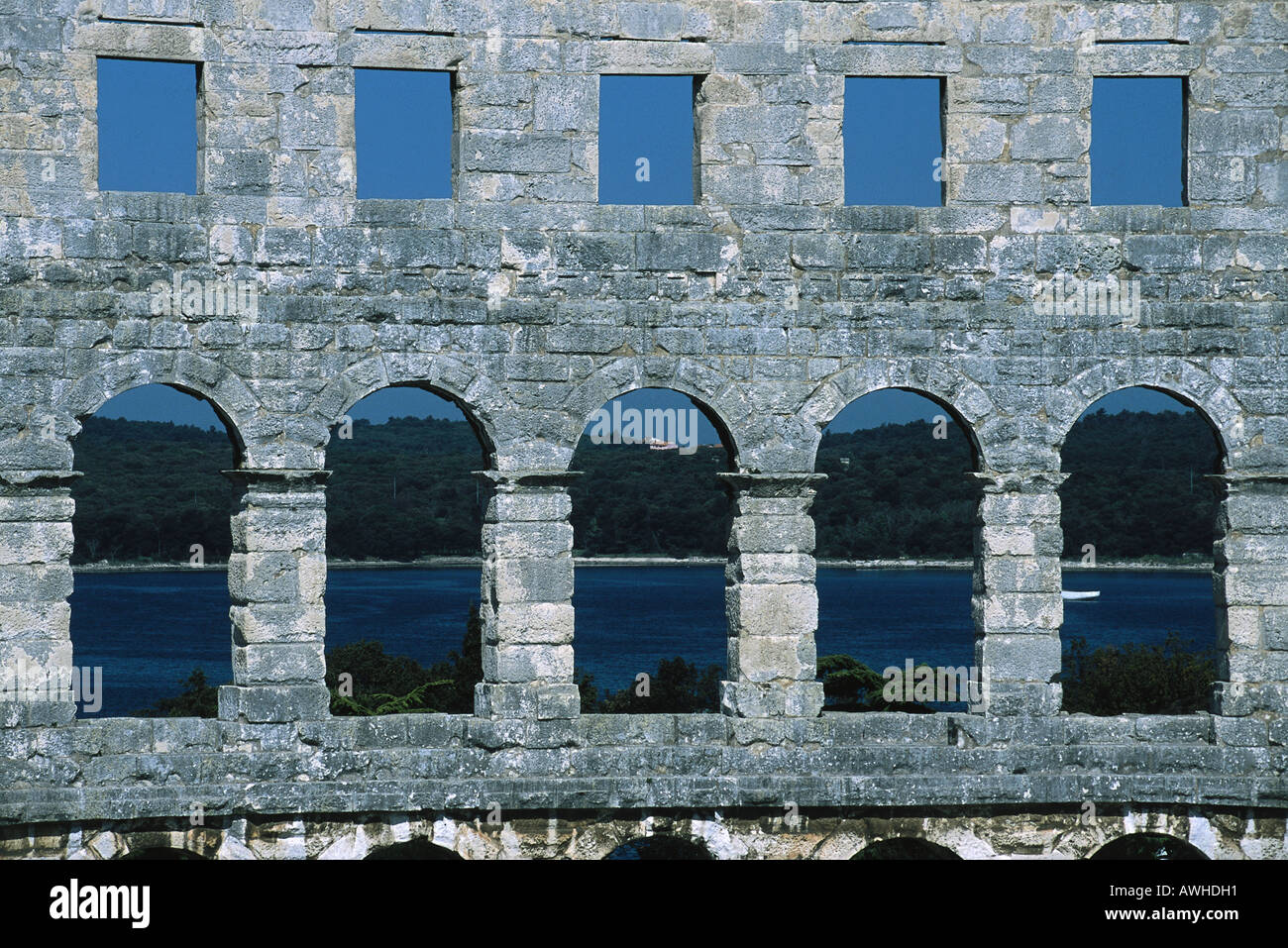 Croatia, Istria, Pula Amphitheatre, well-preserved Roman amphitheatre ...