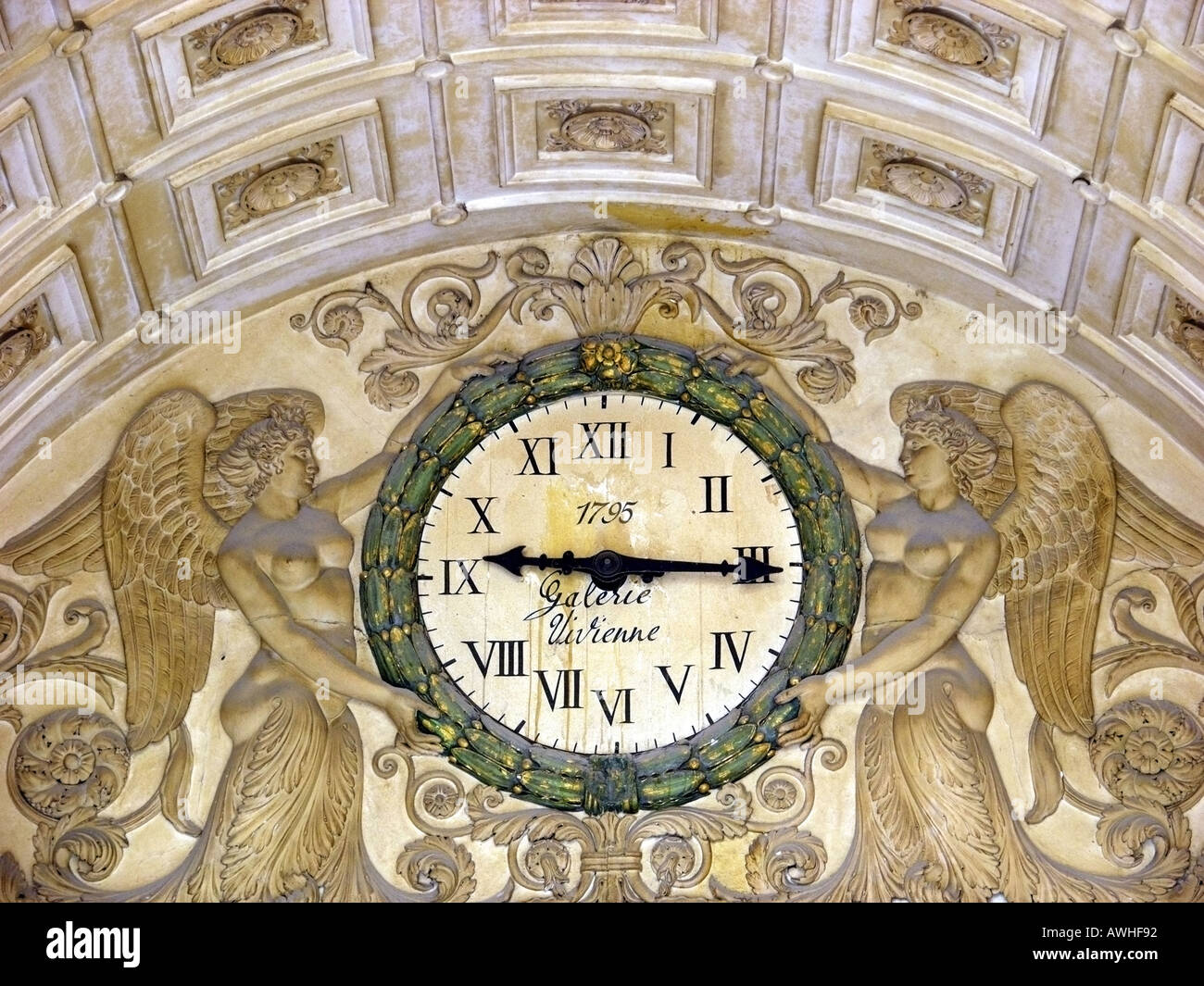 18th century french clock hi-res stock photography and images - Alamy