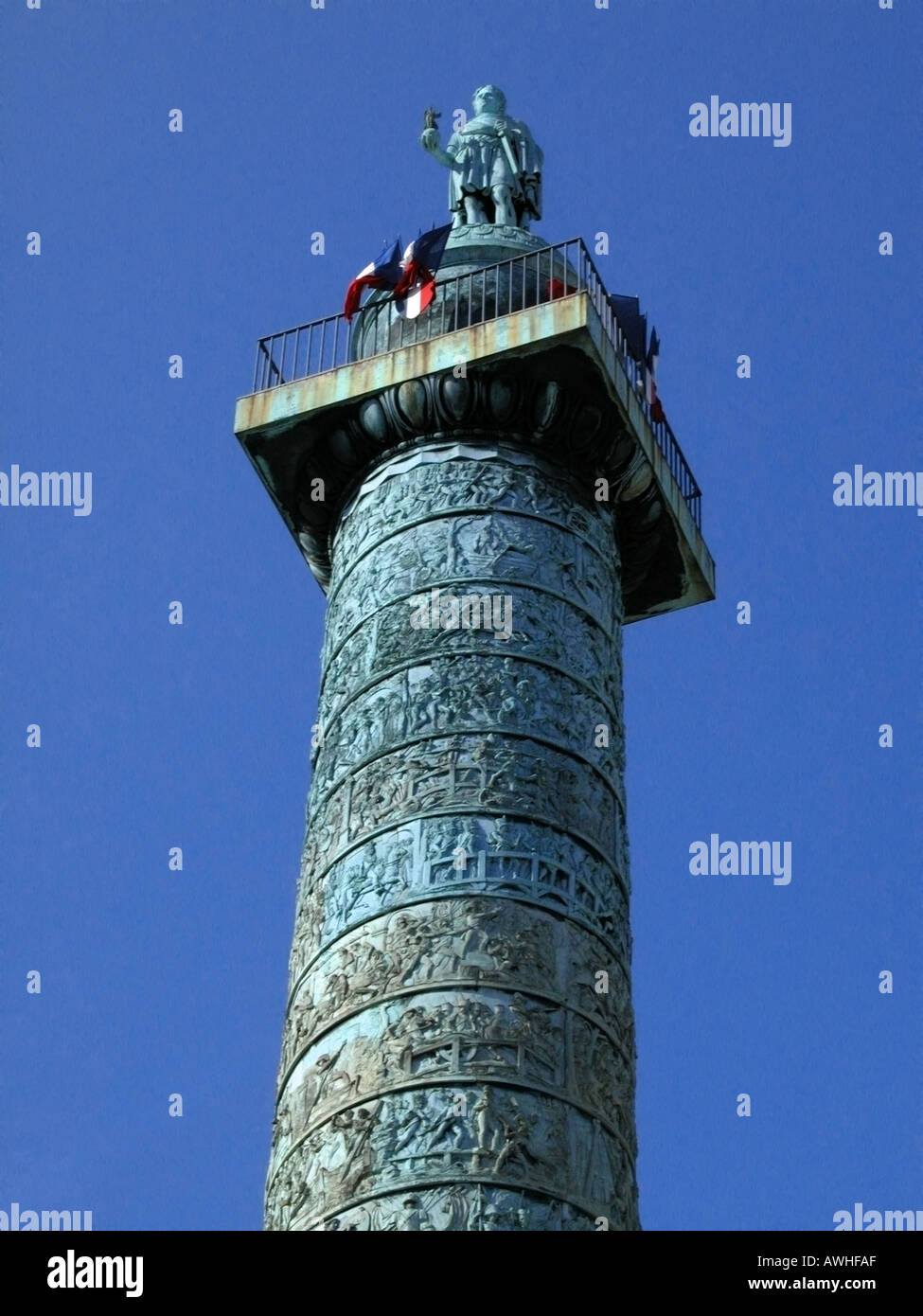 france paris colonne vendome in place vendome crowned with statue of ...