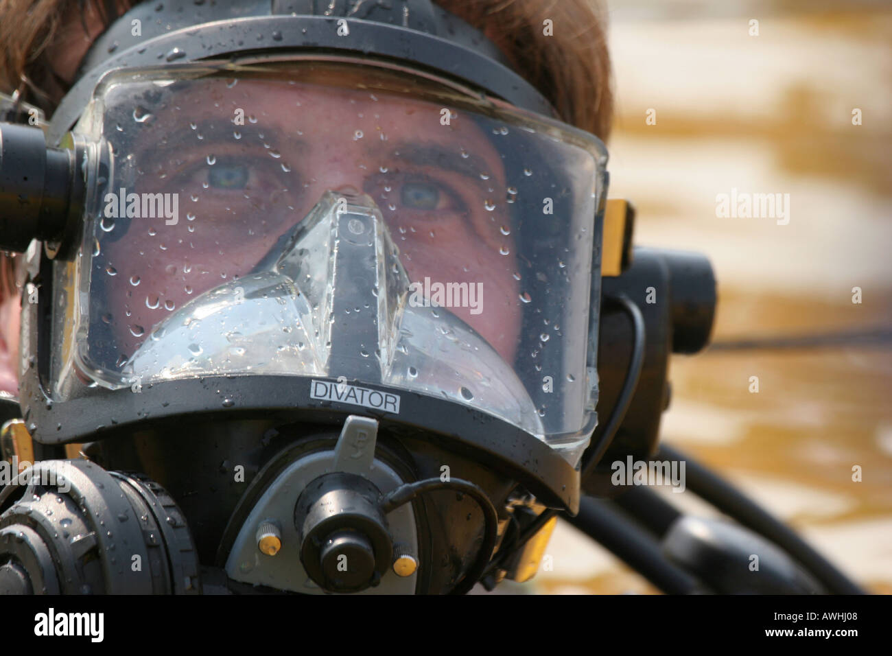 Fire victim oxygen mask hi-res stock photography and images - Alamy