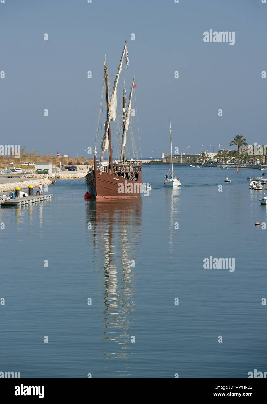 Caravel ship hi-res stock photography and images - Alamy