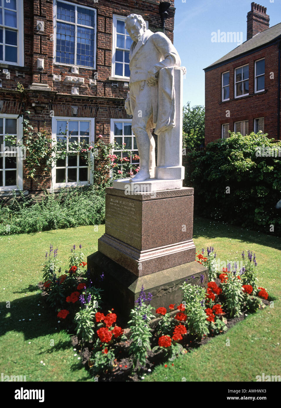 Statue of William Wilberforce in front garden at his birthplace ...