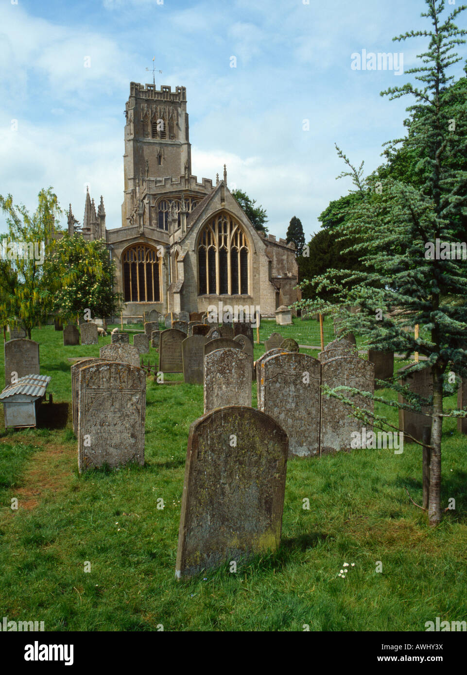 Northleach church graveyard hi-res stock photography and images - Alamy