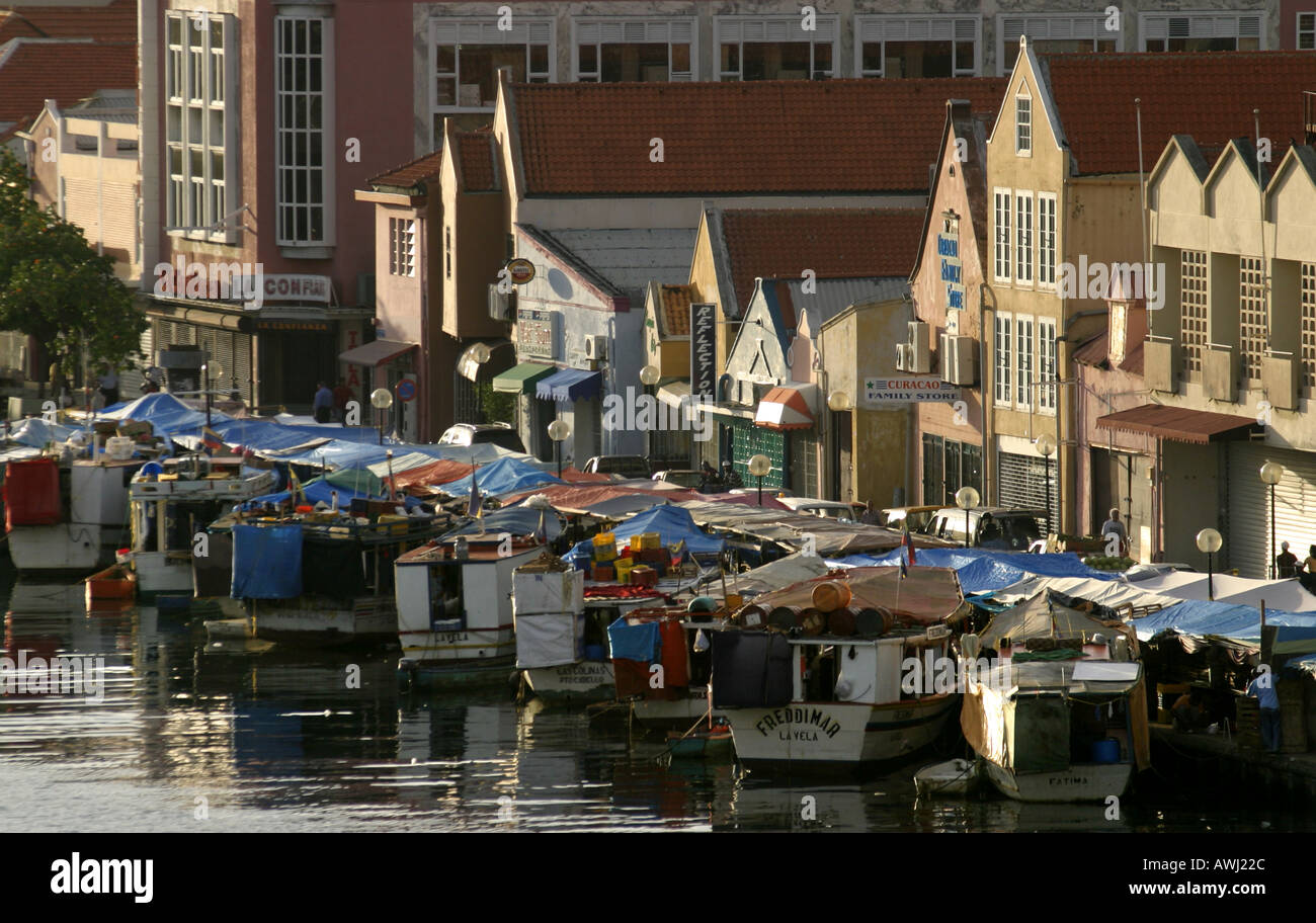 Curacao Willemstad Floating Market Stock Photo - Alamy