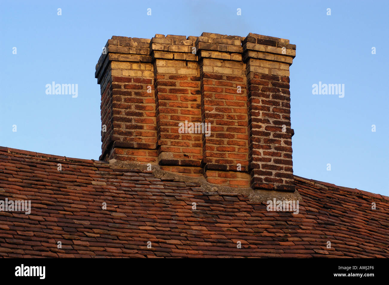 Elizabethan chimney pots in English village of Eynsford Stock Photo - Alamy
