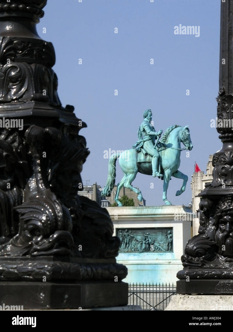Equestrian statue of King Henry IV of France on the Pont Neuf in Paris ...