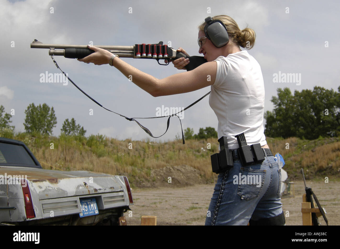 Teenage Girl Fires shotgun at shooting range in Port Huron Michigan USA ...