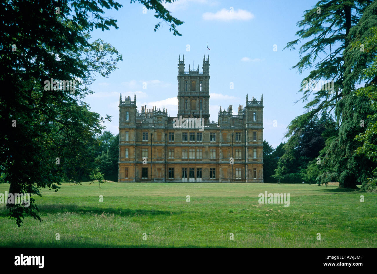 Highclere castle near newbury hi-res stock photography and images - Alamy