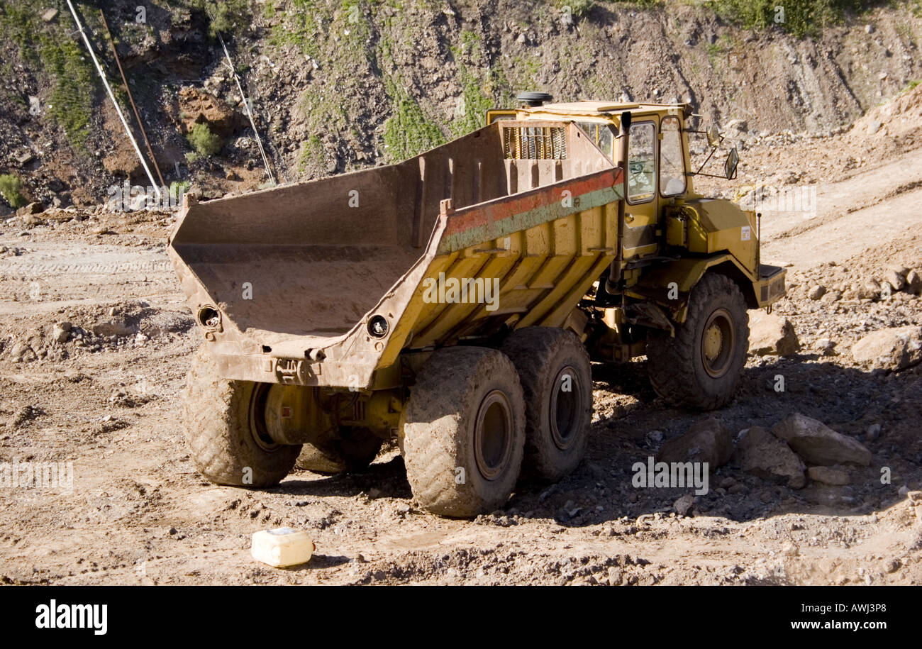 Construction dump truck lorry hi-res stock photography and images - Alamy