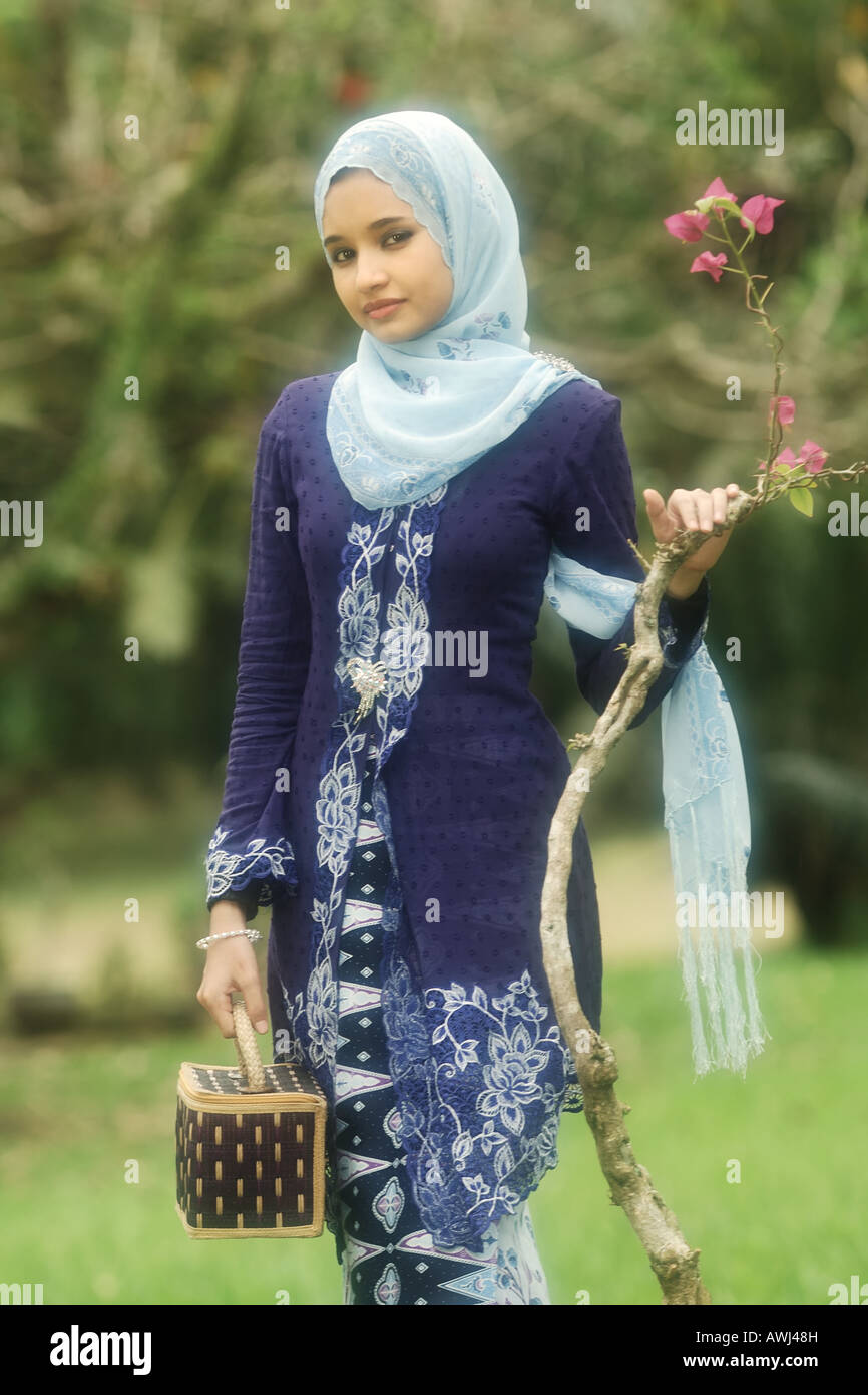Malay Lady Stock Photos & Malay Lady Stock Images - Alamy