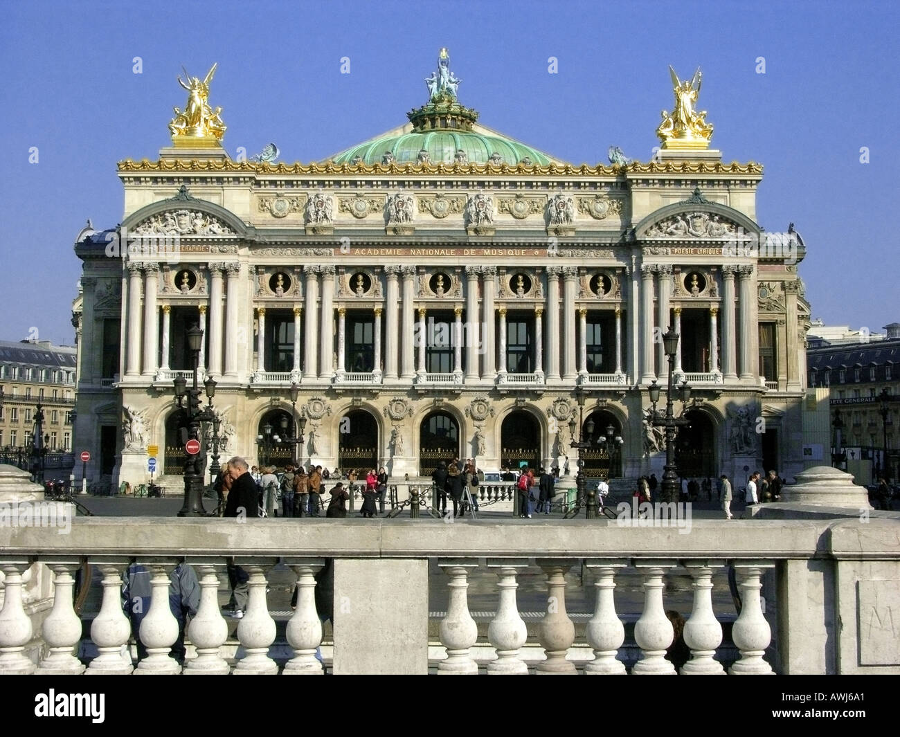 Paris opera garnier balustrade metro hi-res stock photography and ...