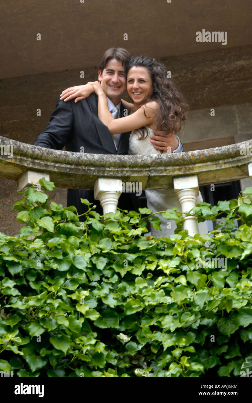 young smiling couple just married Stock Photo - Alamy