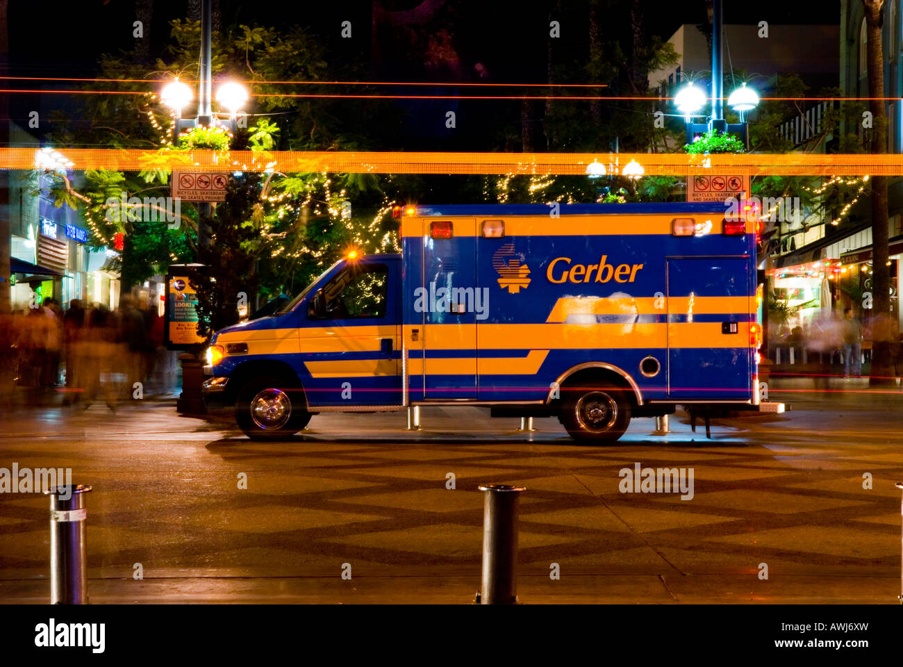 Ambulance rushing through the city at night Stock Photo - Alamy