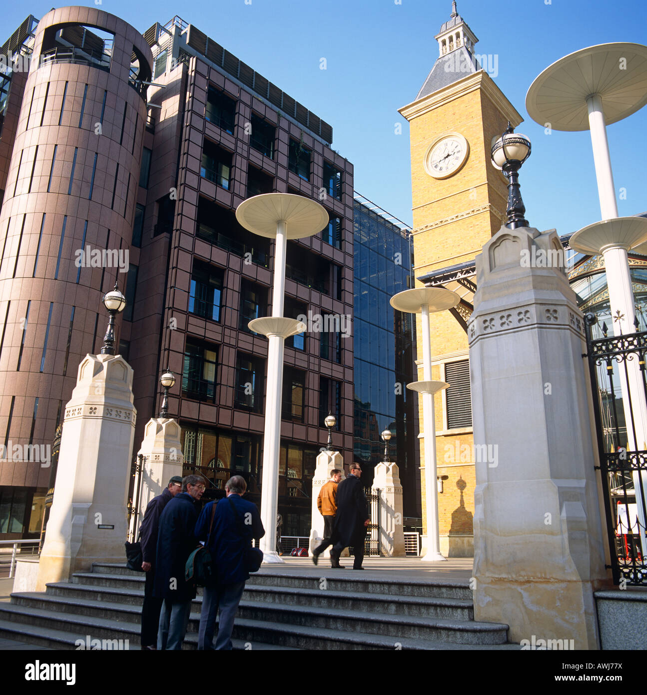 Exterior of liverpool street station hi-res stock photography and ...
