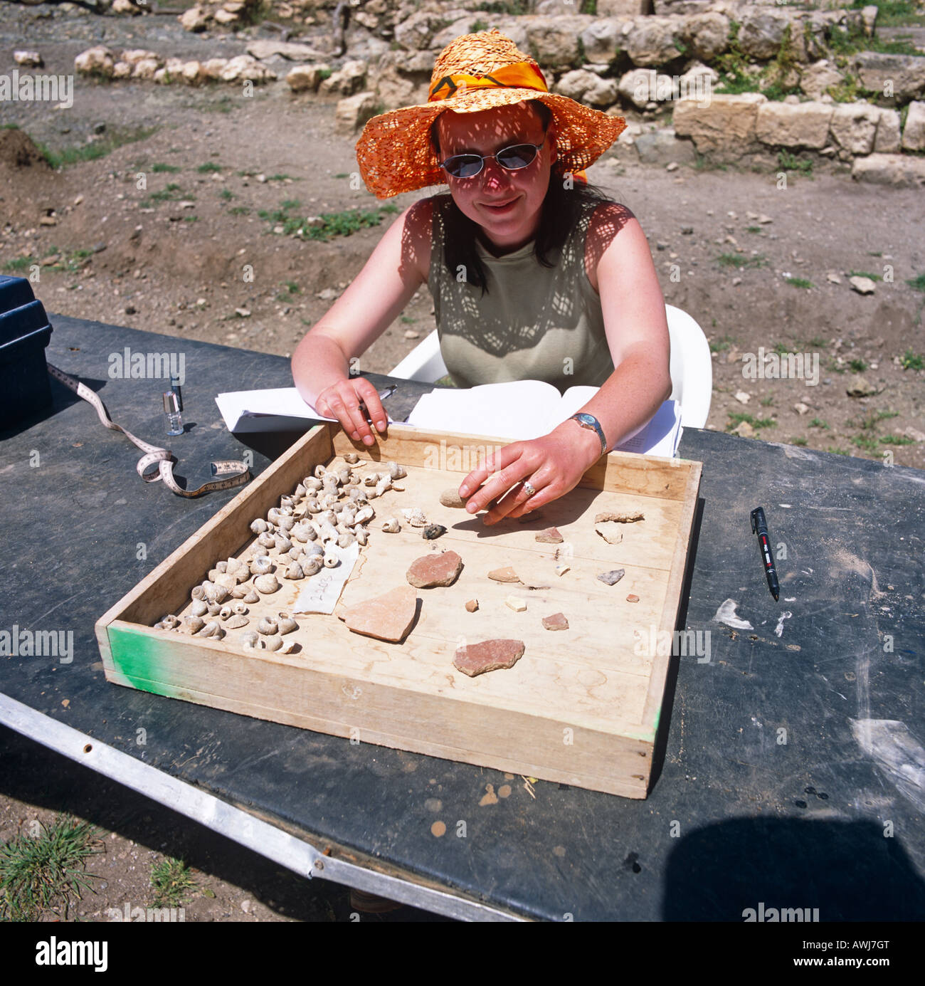 Student archaeologist hi-res stock photography and images - Alamy