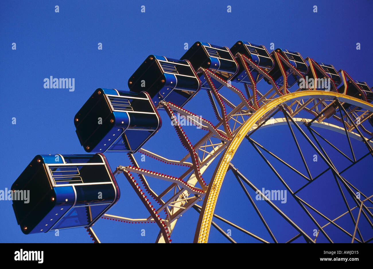 Large ferris wheels hi-res stock photography and images - Alamy
