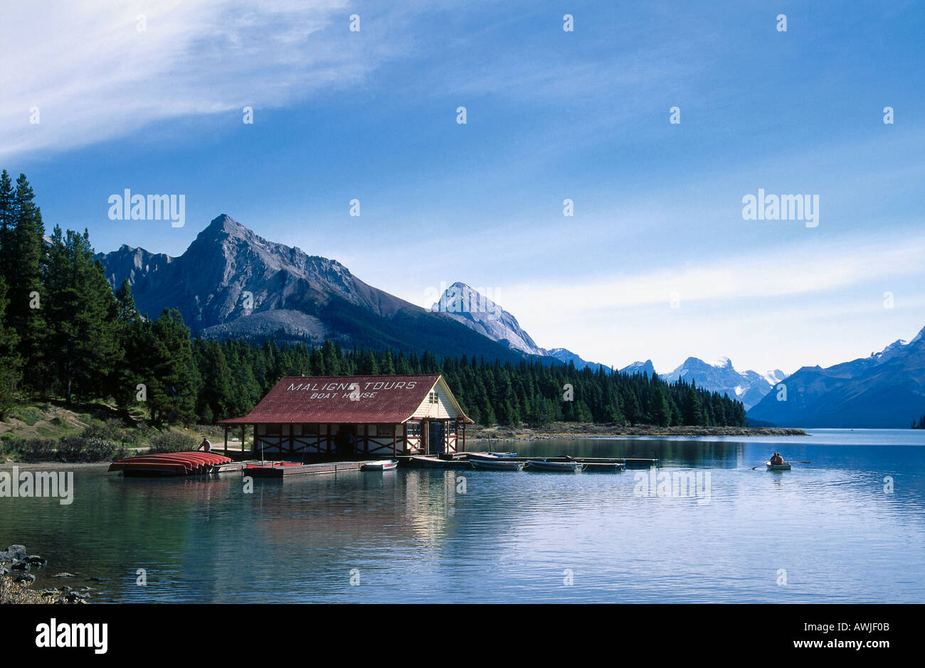 Jasper alberta canada houses hi-res stock photography and images - Alamy