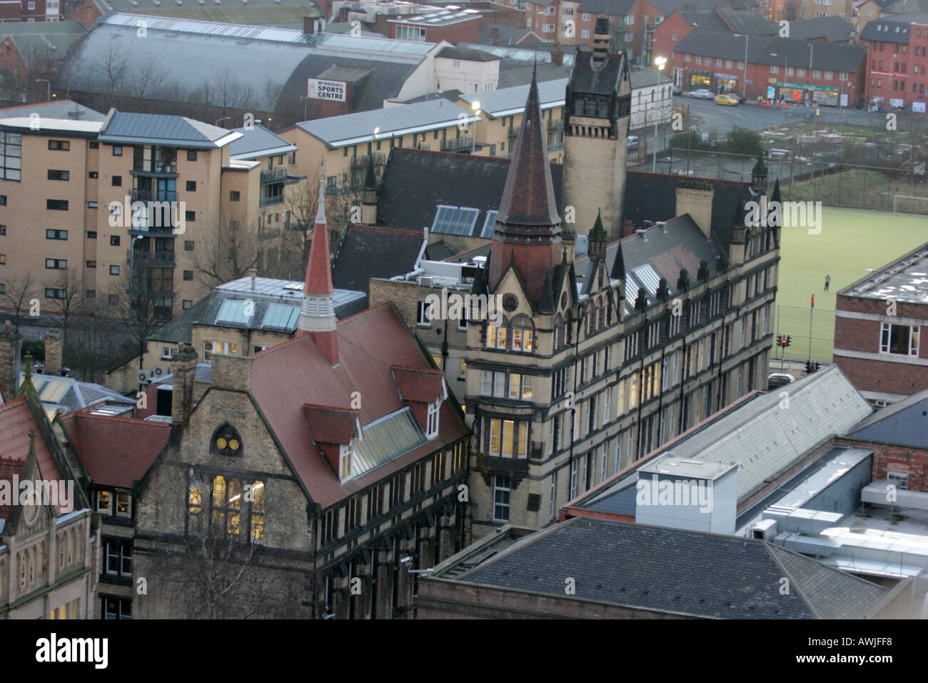 Umist buildings of manchester university hi-res stock photography and ...