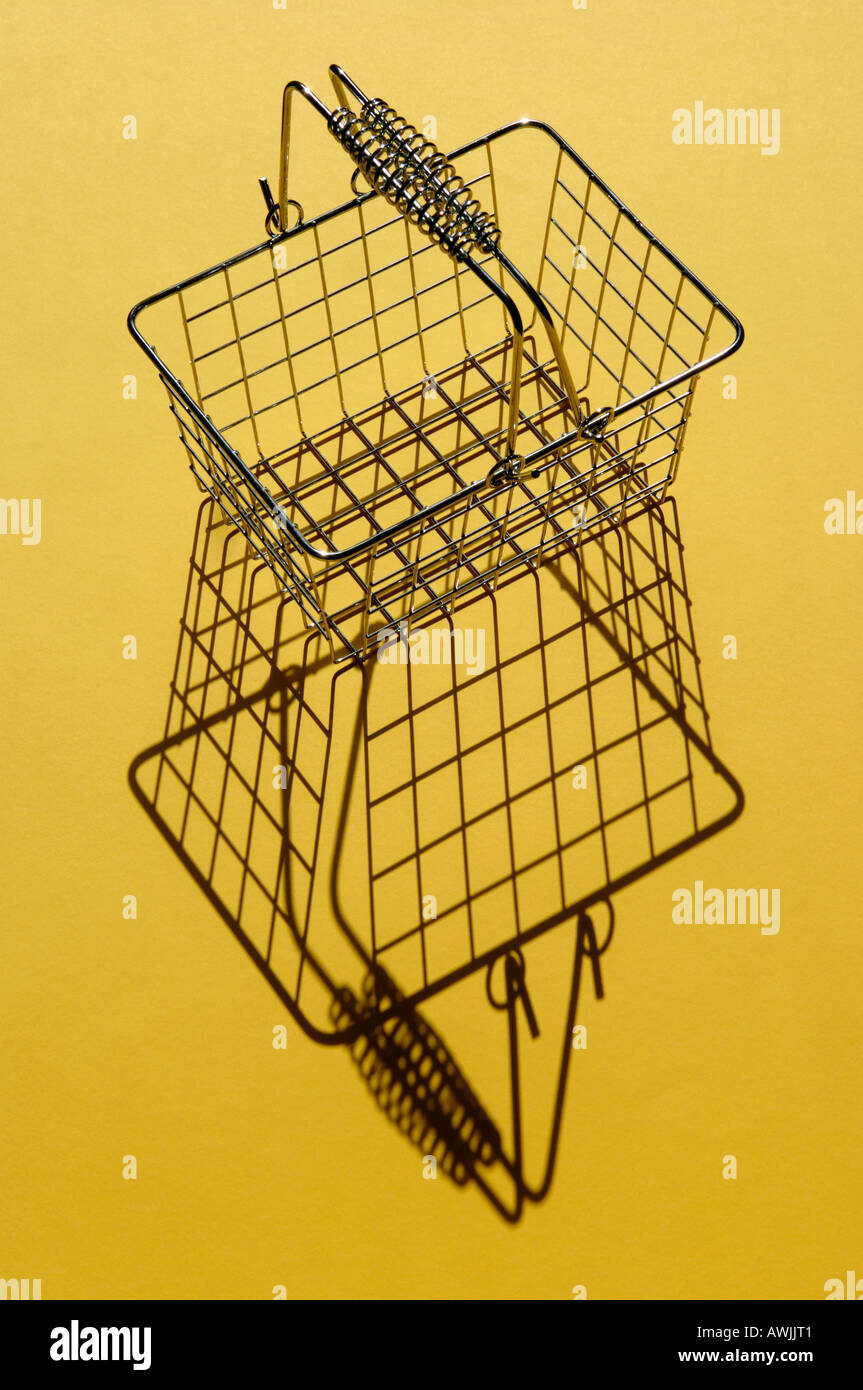 Wire shopping basket Stock Photo - Alamy