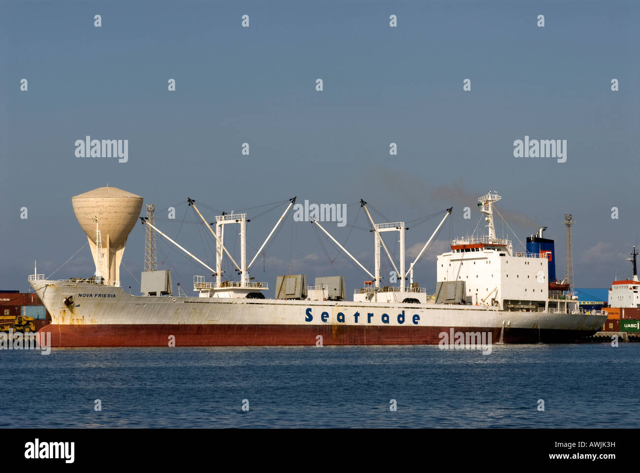 Libya port tanker hi-res stock photography and images - Alamy