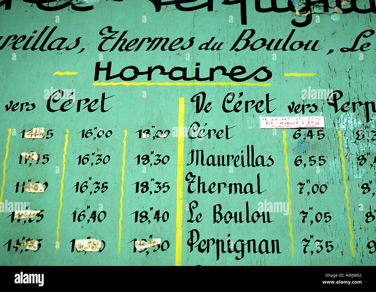 Black French typography on green background Stock Photo - Alamy