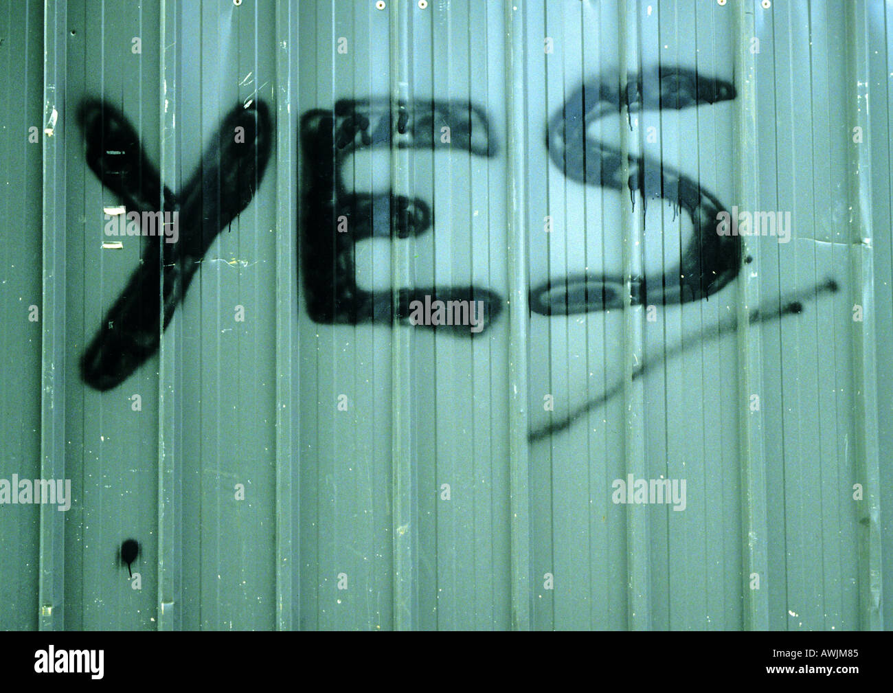 Yes and no messages hi-res stock photography and images - Alamy