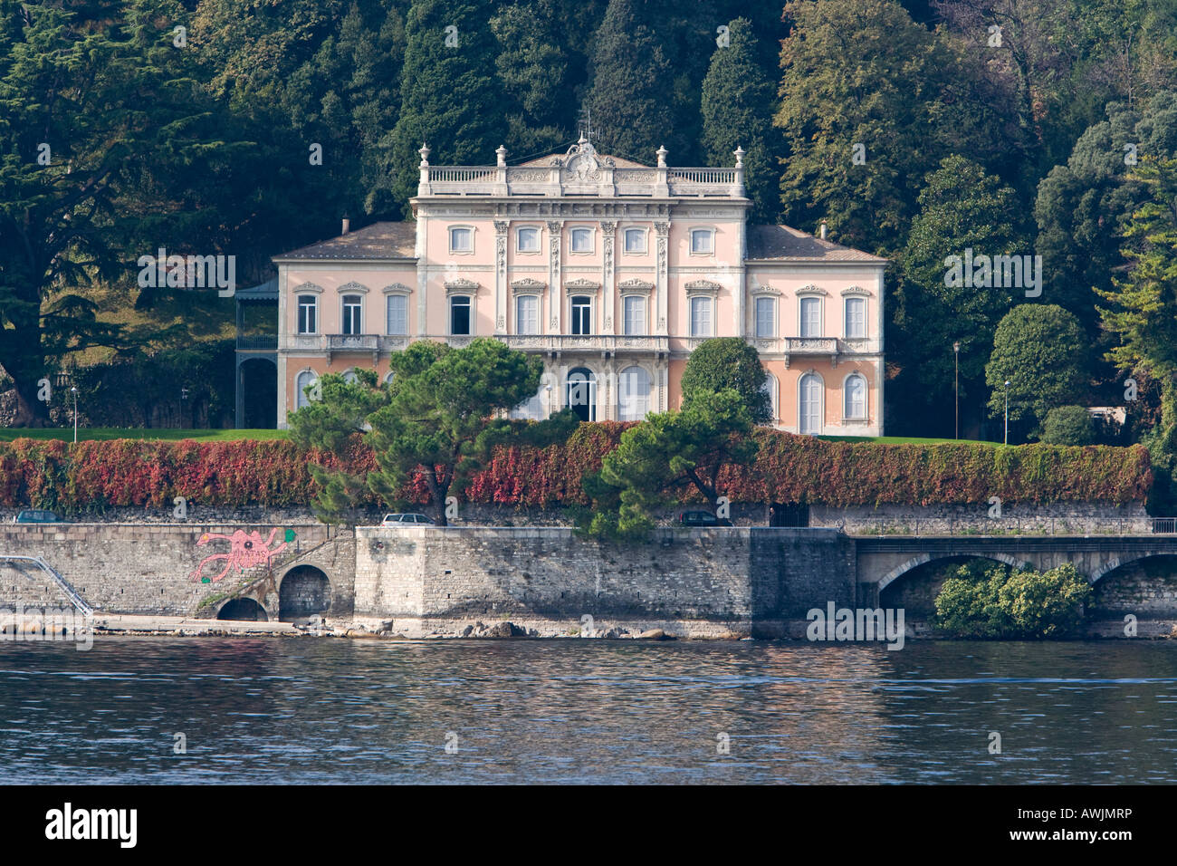 Villa on lake como hi-res stock photography and images - Alamy