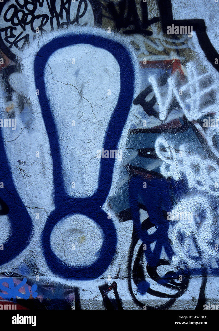 Exclamation mark graffiti hi-res stock photography and images - Alamy