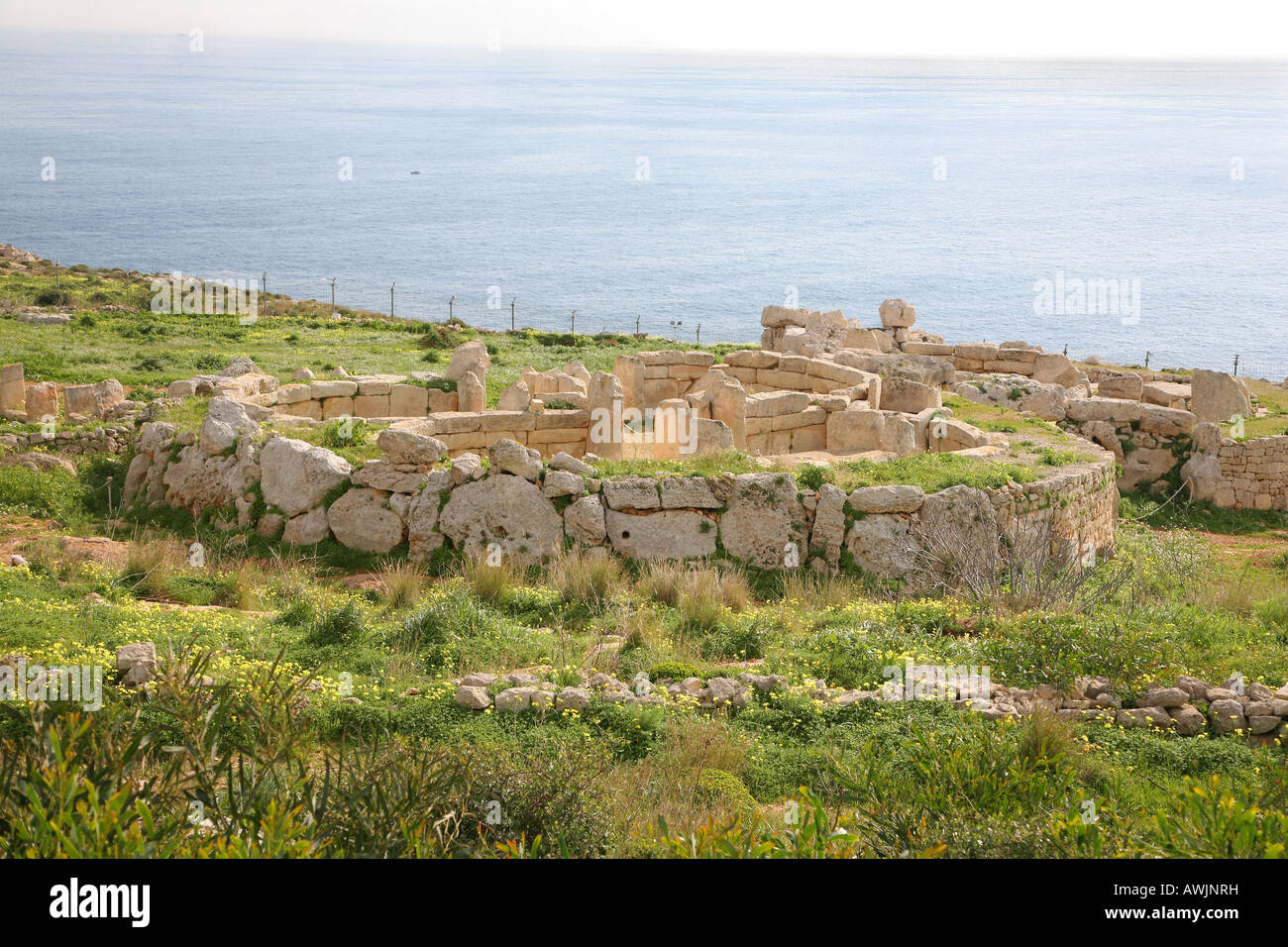 Ancient temple ruins sea hi-res stock photography and images - Alamy