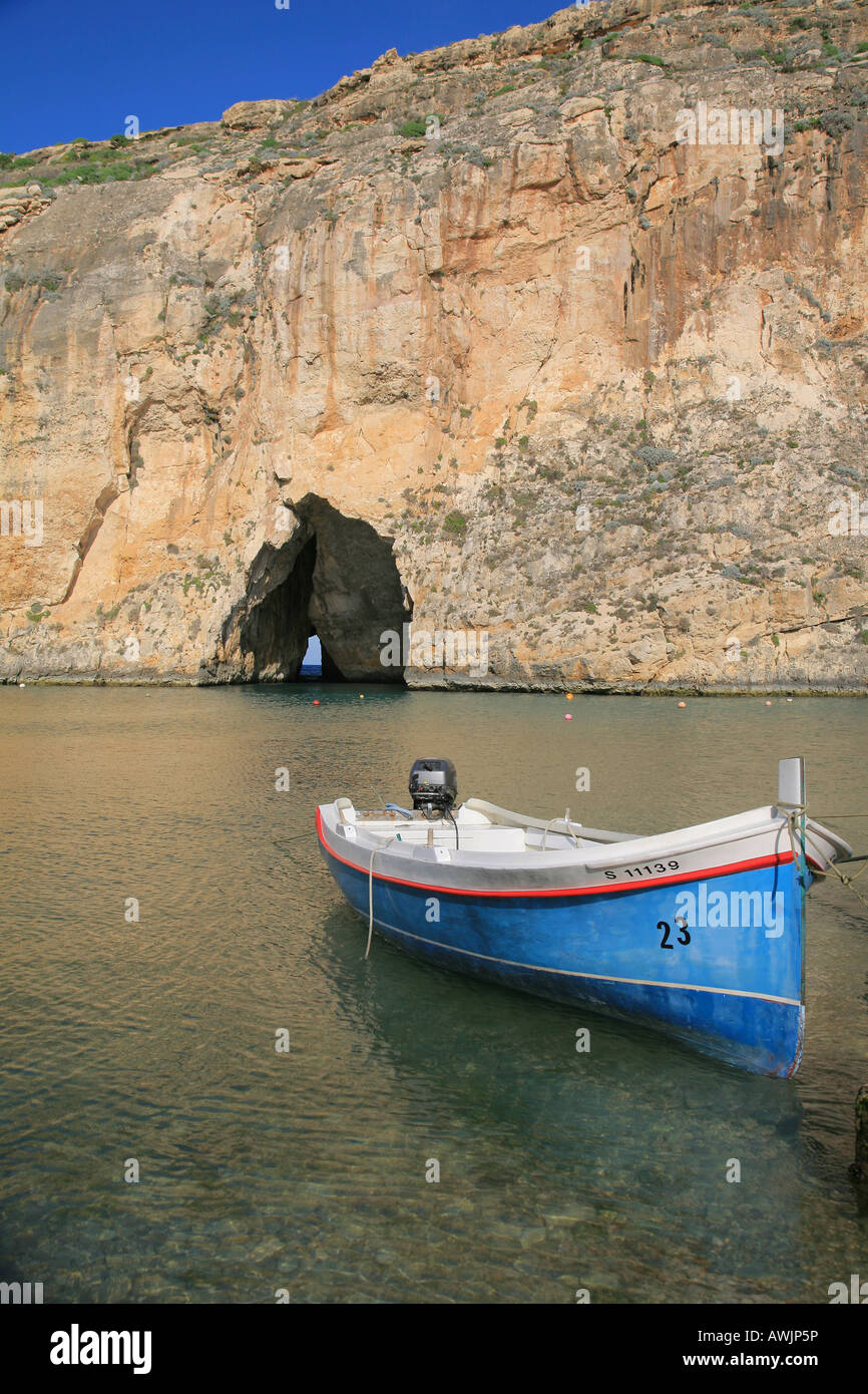 A boat floats Near the Azure window on Gozo Malta Stock Photo - Alamy