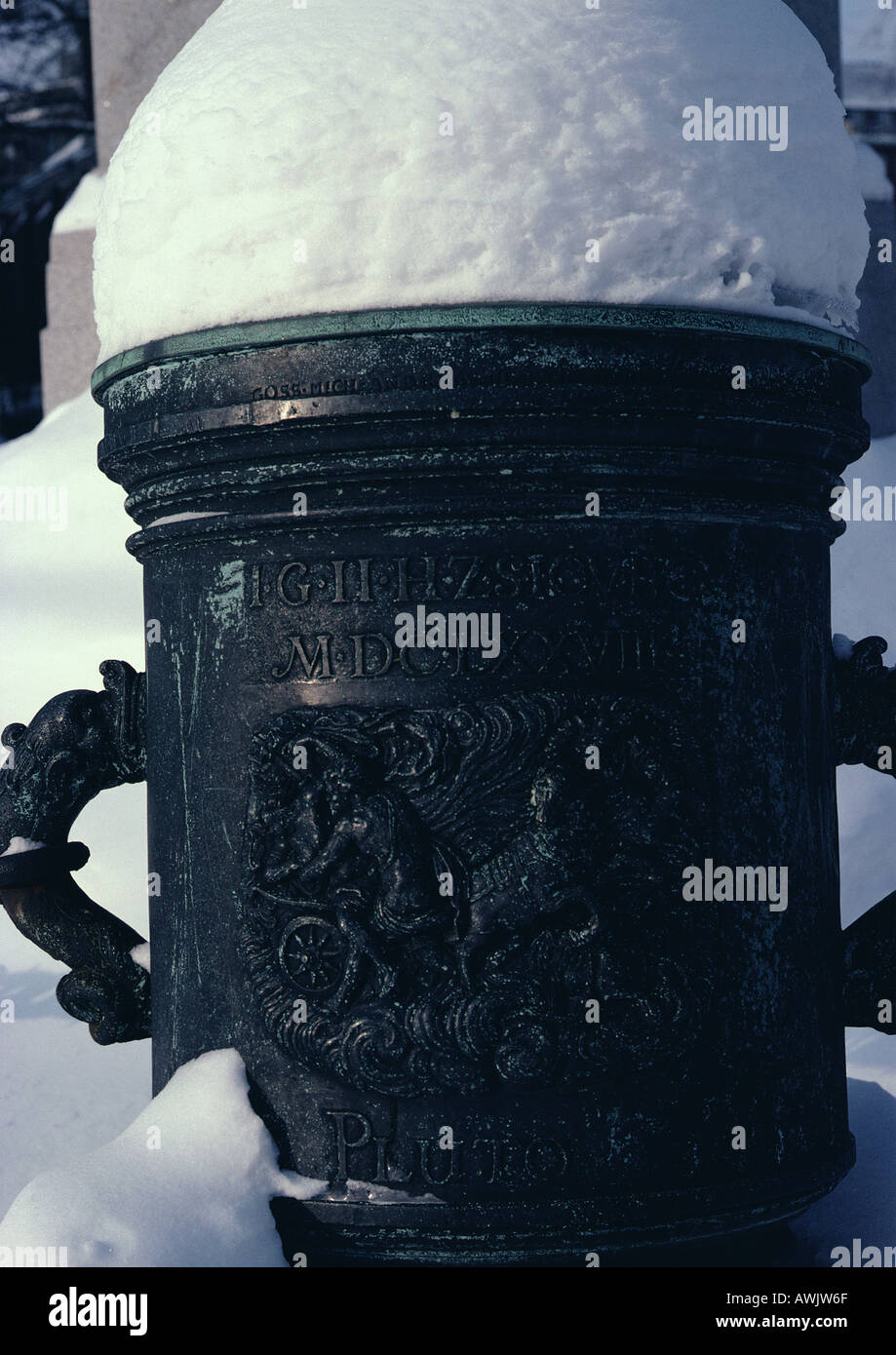 Covered metal hi-res stock photography and images - Alamy