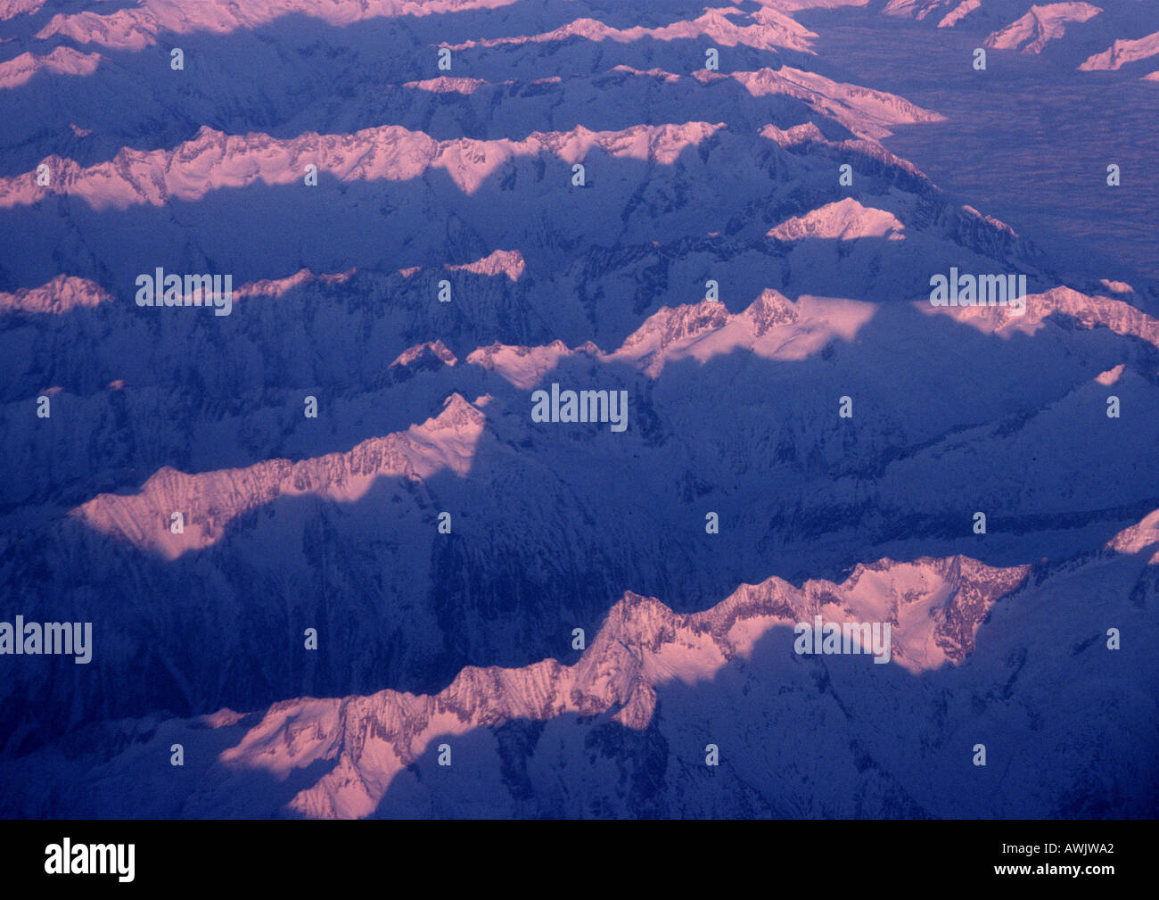 Mountain ranges of the snows hi-res stock photography and images - Alamy