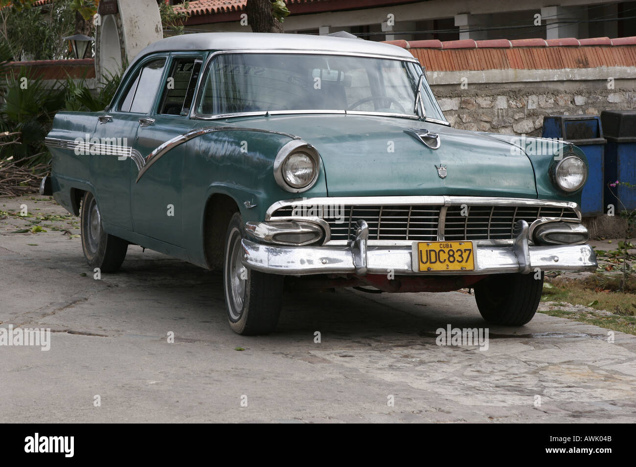 Beaten up old car hi-res stock photography and images - Alamy