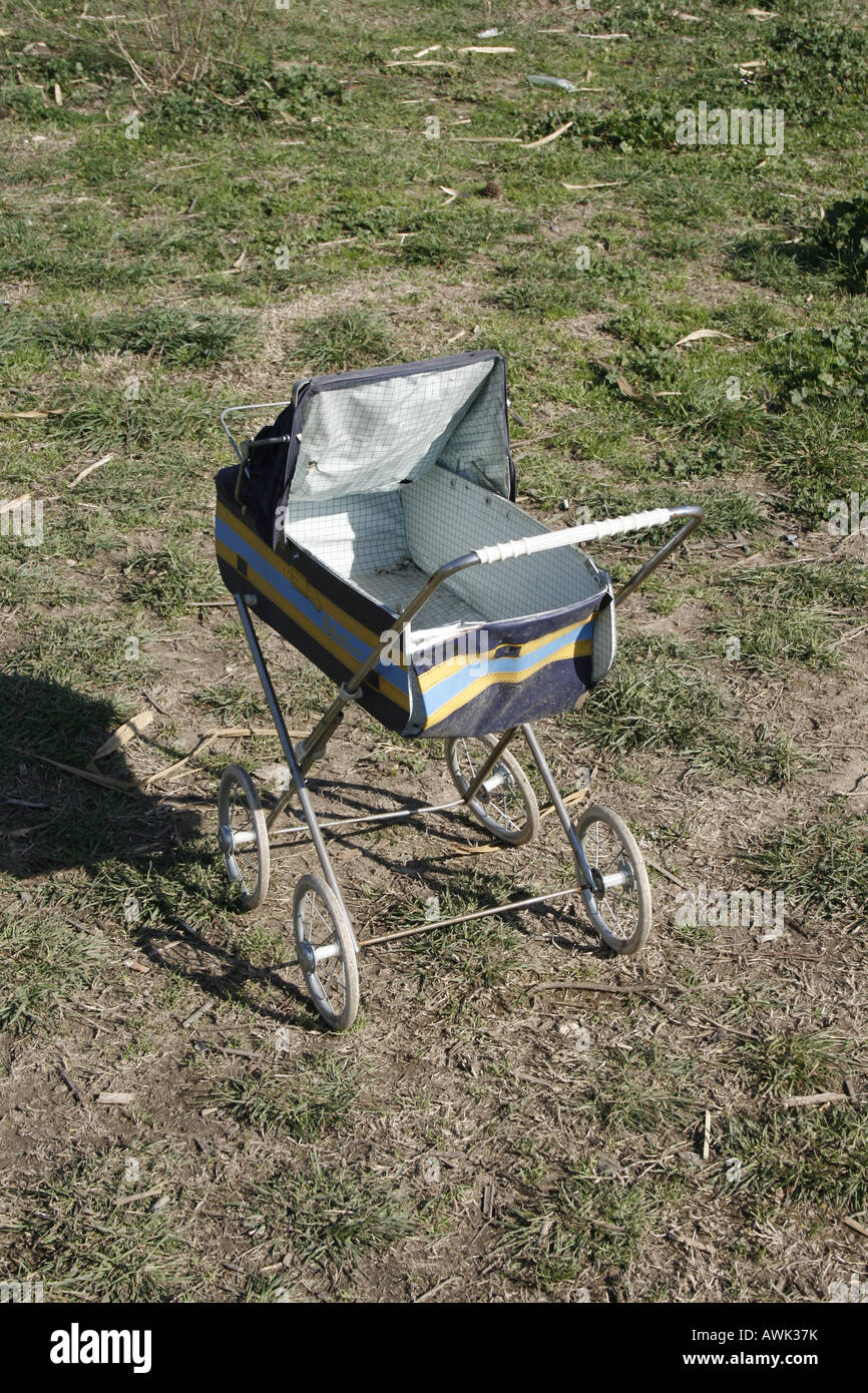 empty pram outdoors Stock Photo - Alamy