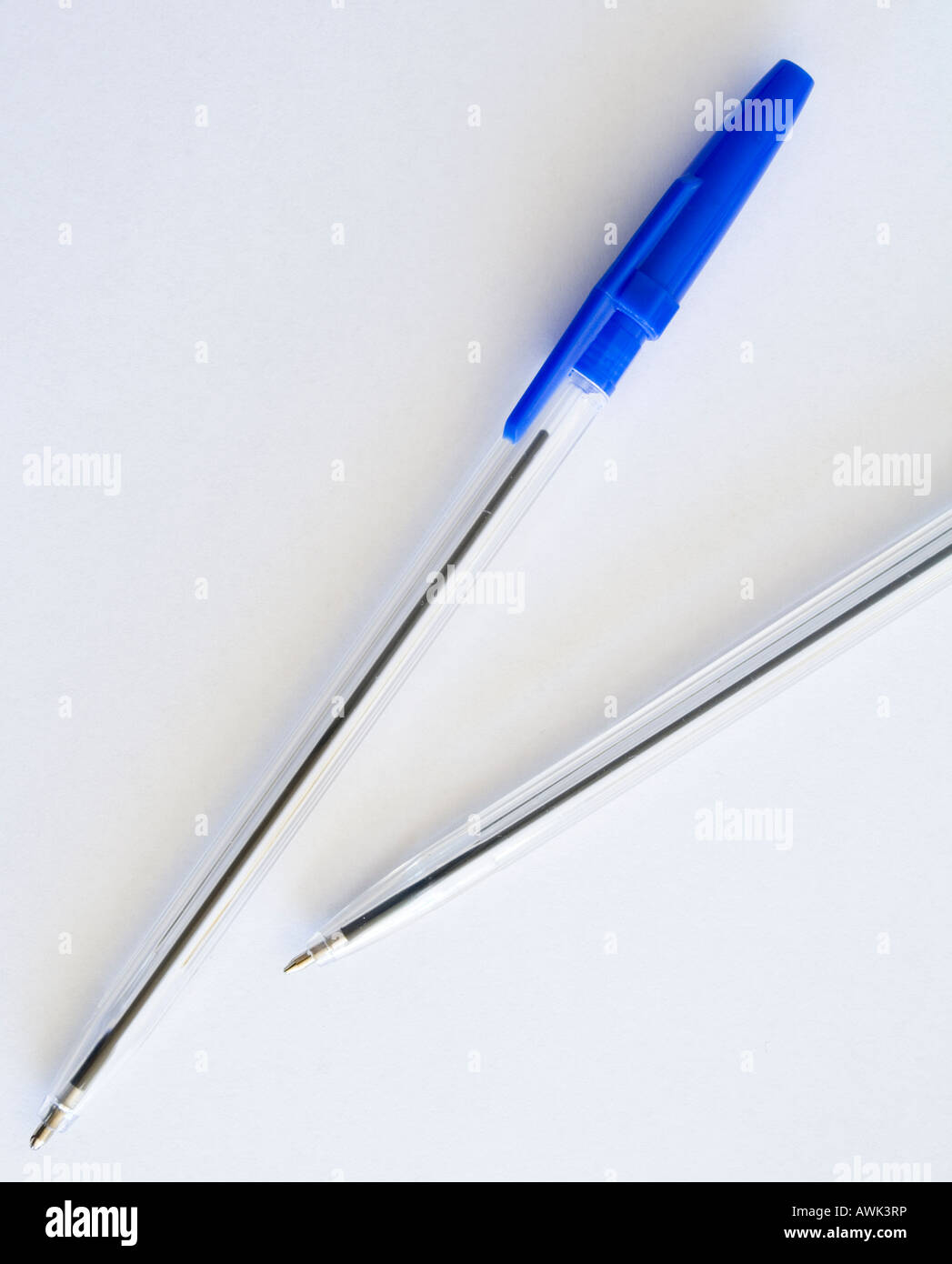 Close up view a pair of disposable clear plastic ballpoint pens Stock ...