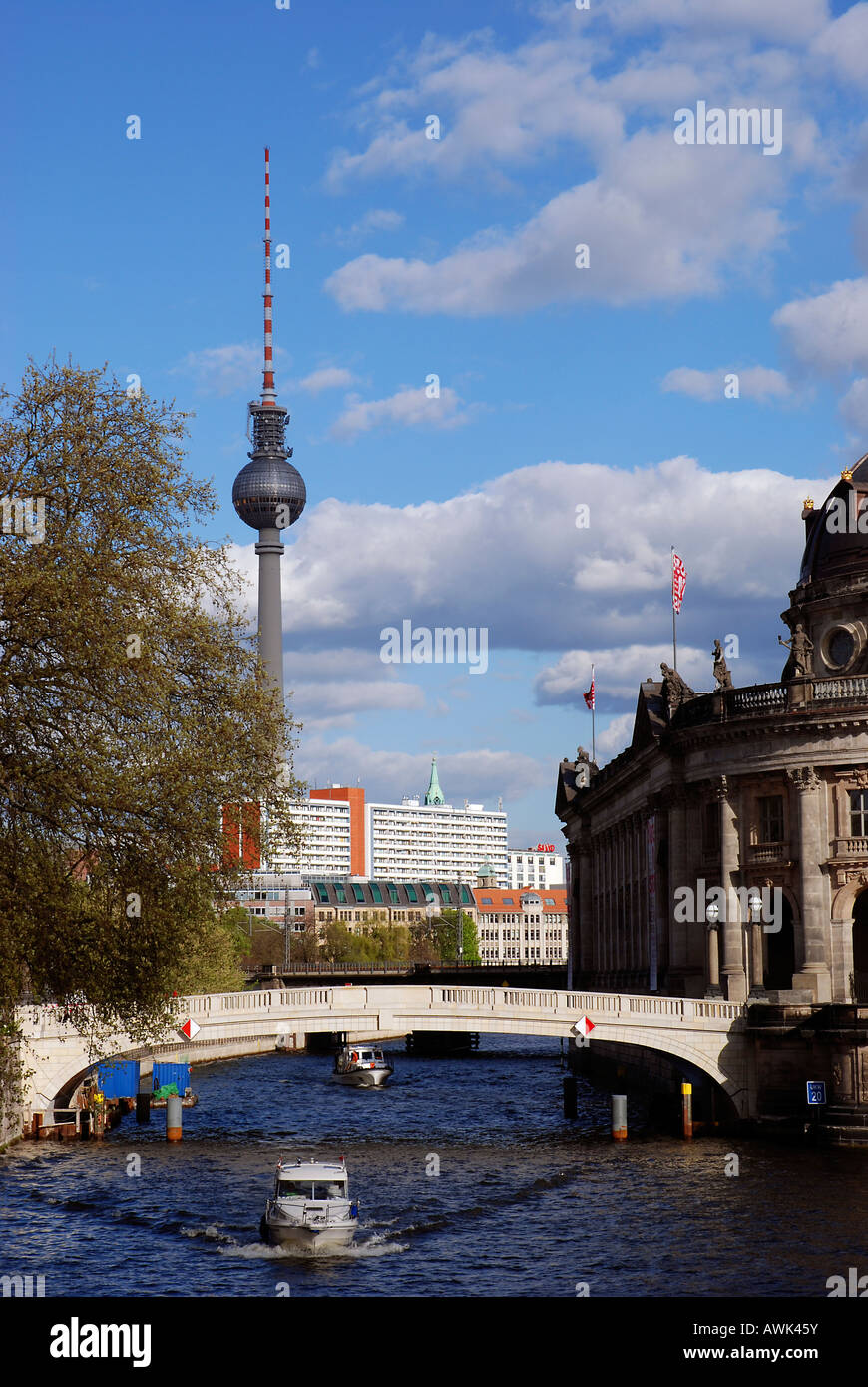 bridge over Spree River with tv tower in background and boats, Berlin ...