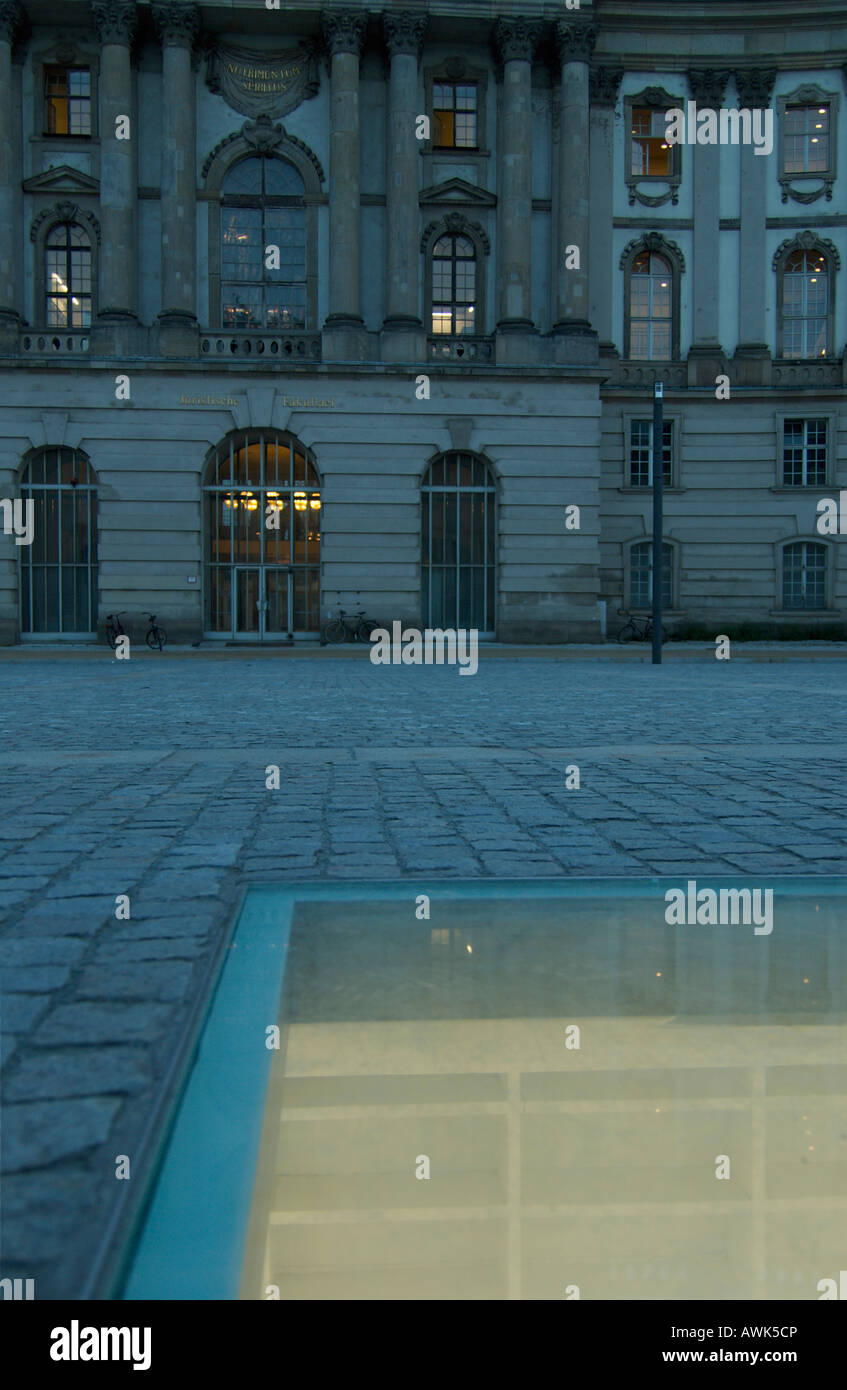 Burning books berlin hi-res stock photography and images - Alamy
