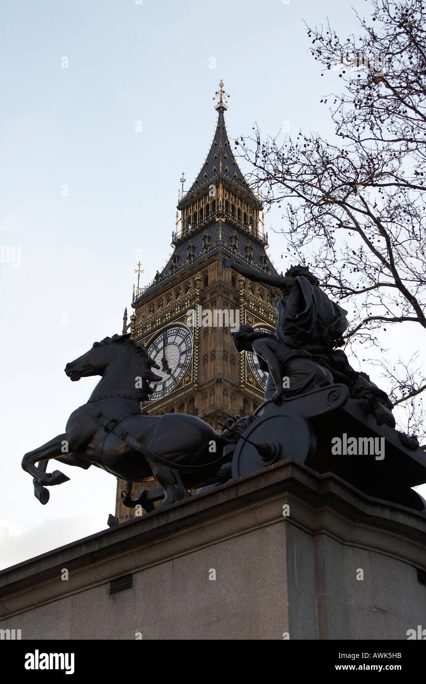 Britannia statue statues london hi-res stock photography and images - Alamy