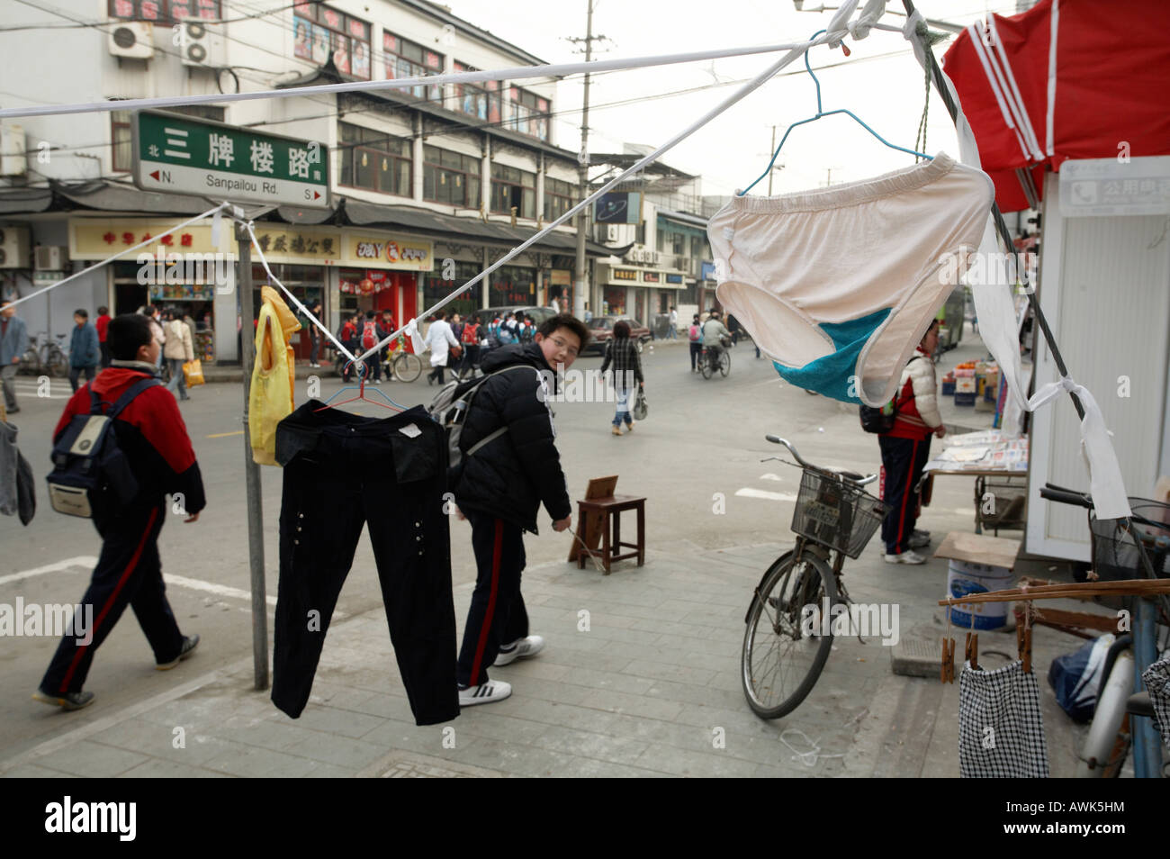 Hung out to dry hi-res stock photography and images - Alamy