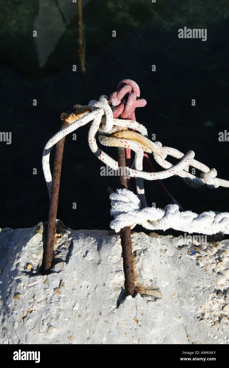 boat ropes in harbour Stock Photo - Alamy