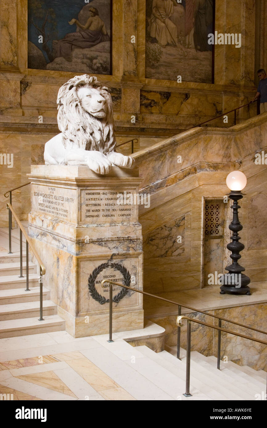 Stone lion statue on plinth commemmorating Massachusetts Volunteer ...