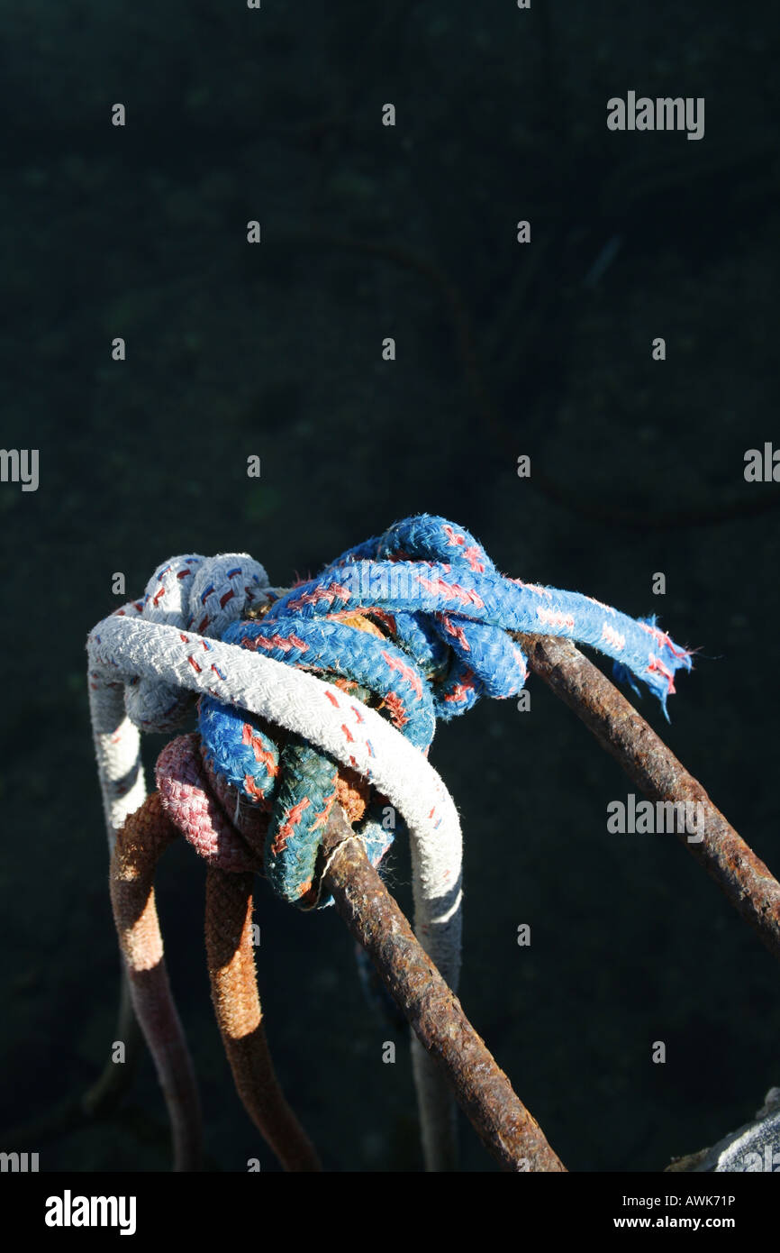 boat ropes in harbour Stock Photo - Alamy